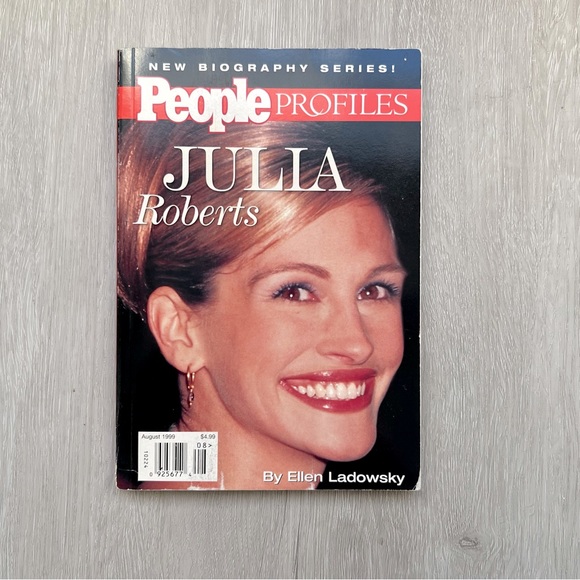 People | Accents | Rare Julia Roberts Book 999 | Poshmark